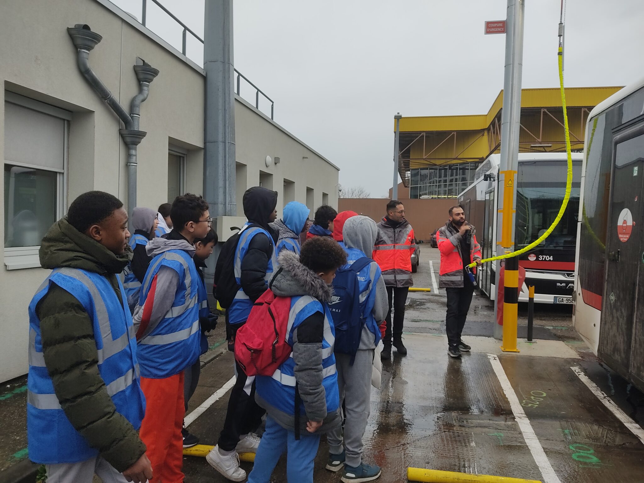 Visite du dépôt TCL par les cadets de la sécurité civile – Collège ...
